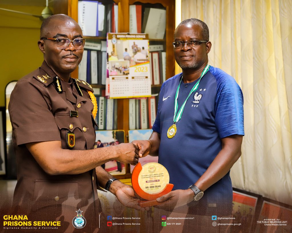 SCO. ODOI AND SGT. AZAMETI PRESENTS AWARDS TO DIRECTOR GENERAL – Ghana ...