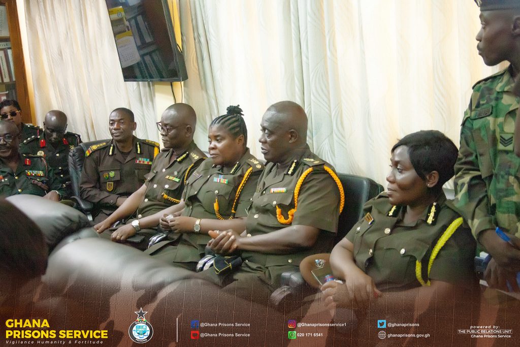 CHIEF OF THE DEFENCE STAFF PAYS COURTESY CALL ON THE DIRECTOR GENERAL ...