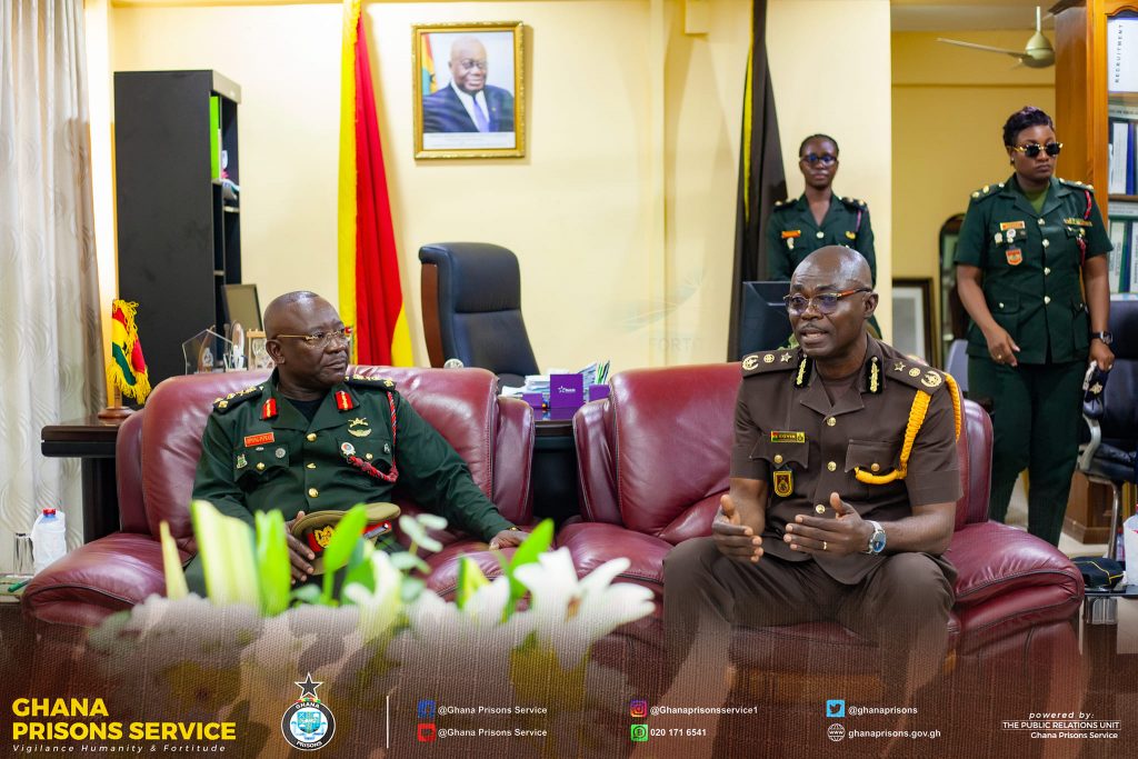CHIEF OF THE DEFENCE STAFF PAYS COURTESY CALL ON THE DIRECTOR GENERAL ...